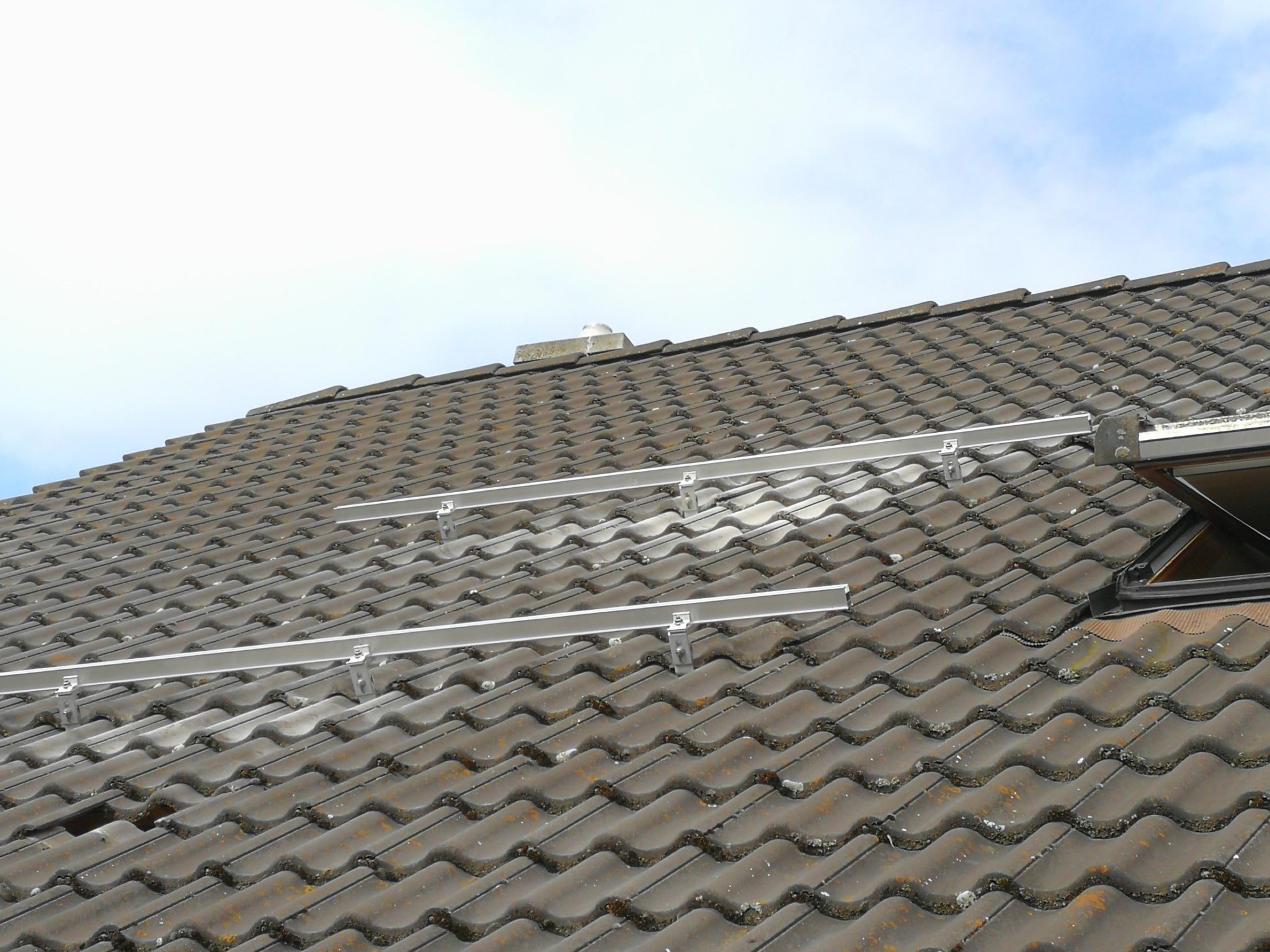 Mehr als 20 Stecker-Solargeräte errichtet – Windenergie Nordeifel e.V.